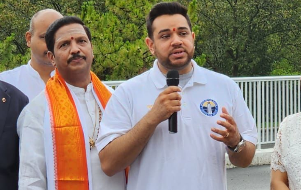 Edison Mayor hoists flag at Sai Datta Peetham NJ